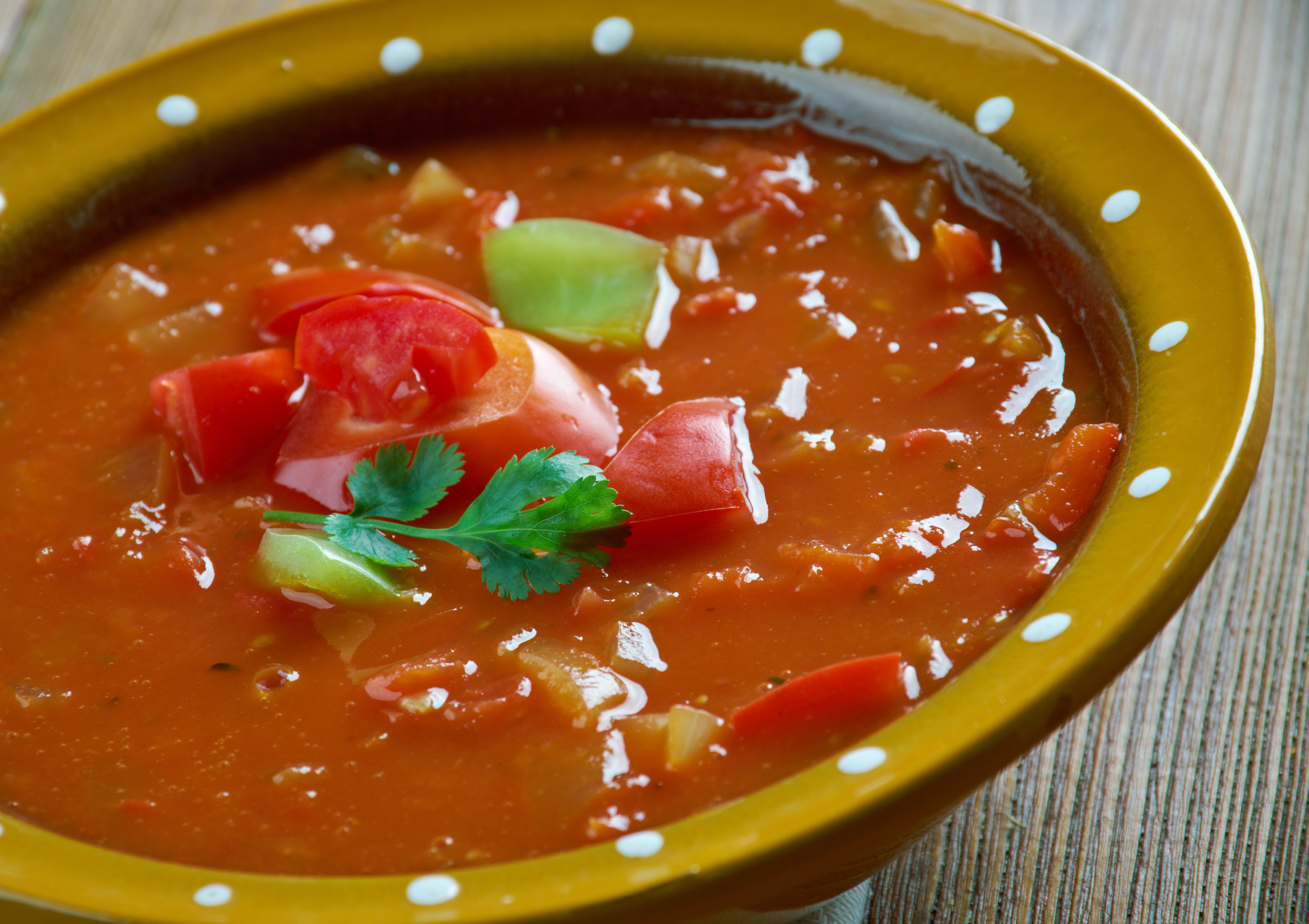 3 auksto zupu receptes - atvēsinošai maltītei Spānijas gaumē