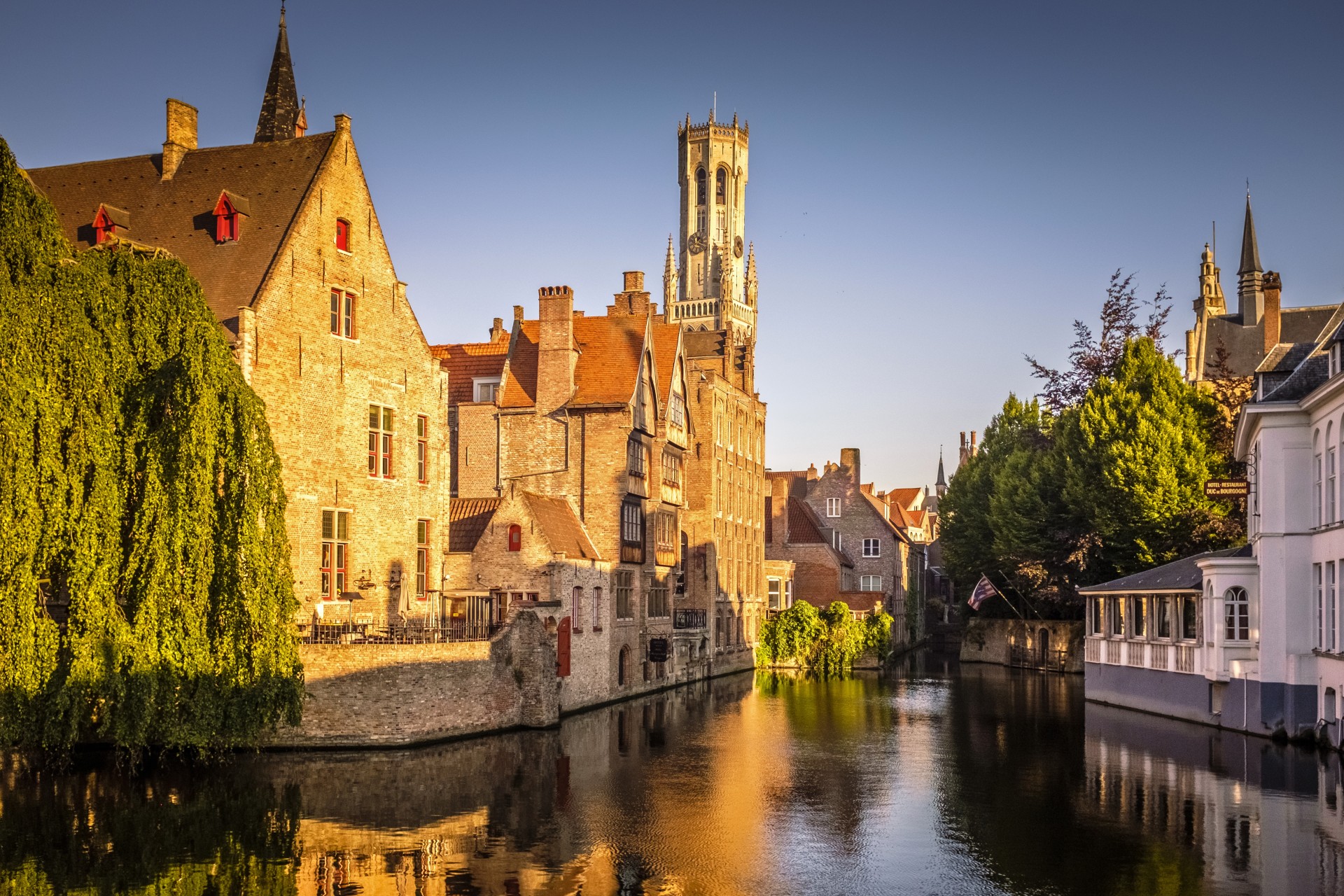 Pasaulē skaistākās vietas, kas ir ievērojami pārvērtētas un dzīvē ...