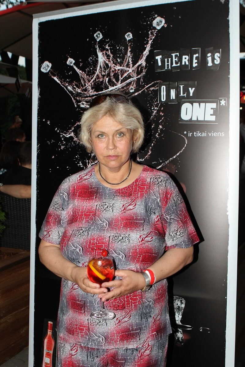 Mistika ap Intas Fogeles dzimtas kapiem turpinās