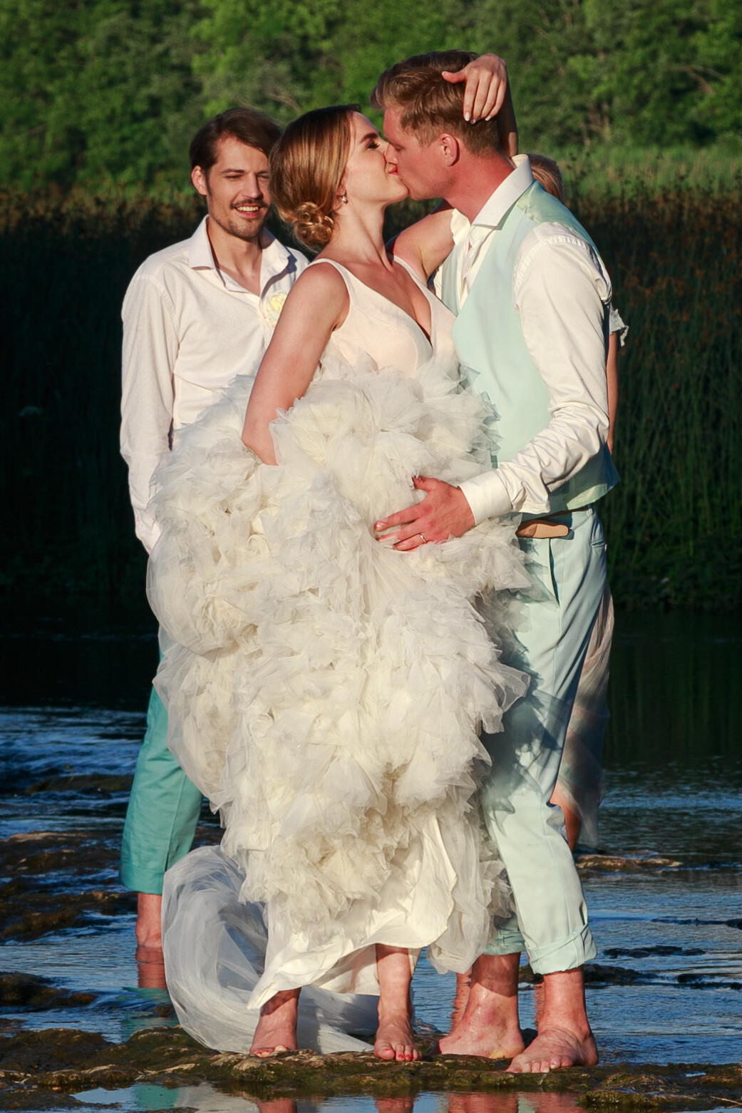 Divus gadus pēc šķiršanās aktrise Lelde Dreimane atkal bučojas ar ...