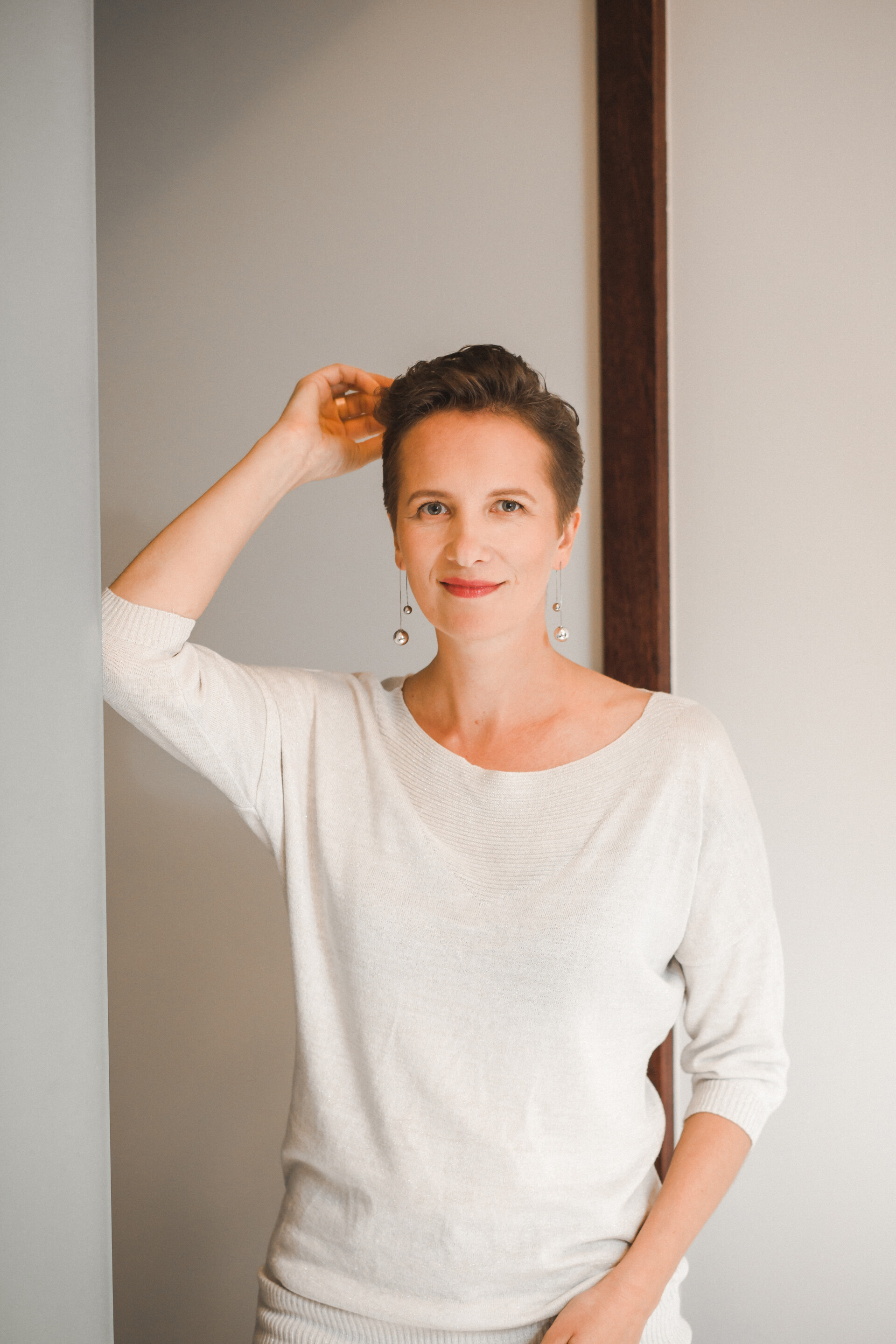 Latvijā populārāko podkāstu "Cilvēkjauda" veido Laura Dennler. Ko ...