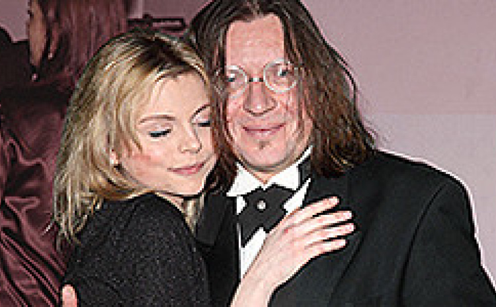 Kulakova līgava un meita vienā vecumā | Jauns.lv