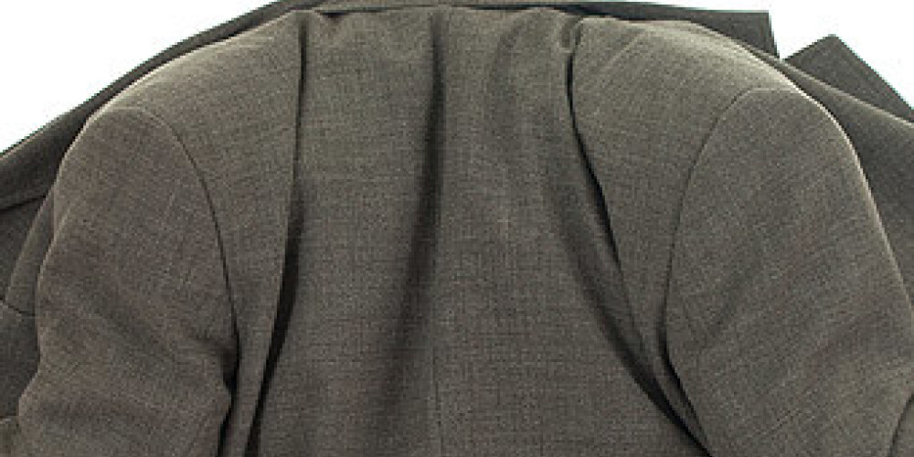 Liepājas krūmos notver virinātāju; bomzis bārā spriedelē par dzīvi