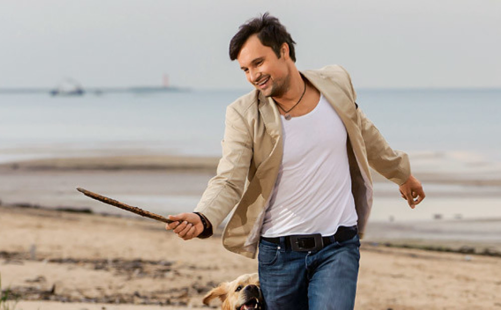 Spēlējot izrādi, smagi savainojies aktieris Andris Bulis | Jauns.lv