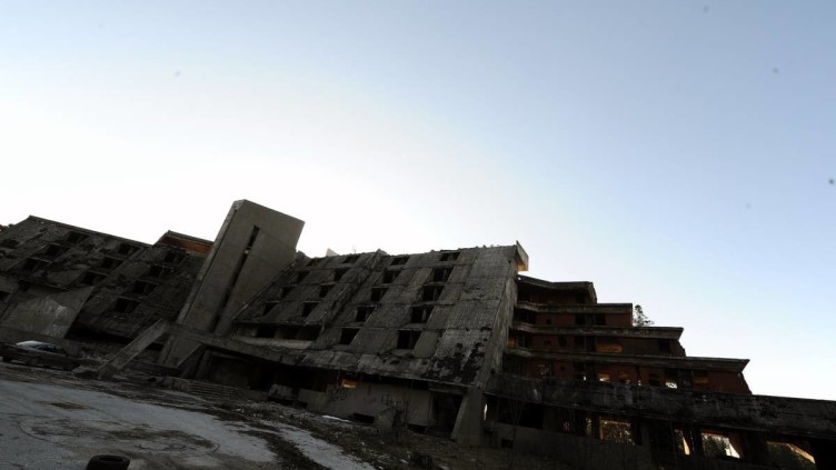 Sarajevas olimpiskās būves pēc 30 gadiem: grausti un totāla pamestība ...