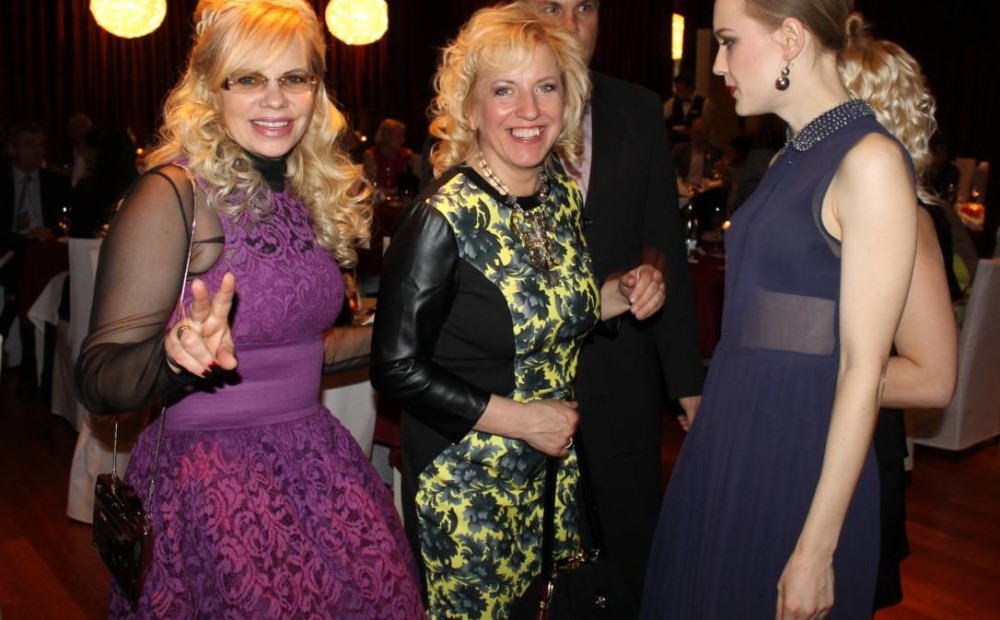 Olga Rajecka, Samanta Tīna un Agnese Rakovska ballītē Jūrmalā - Foto