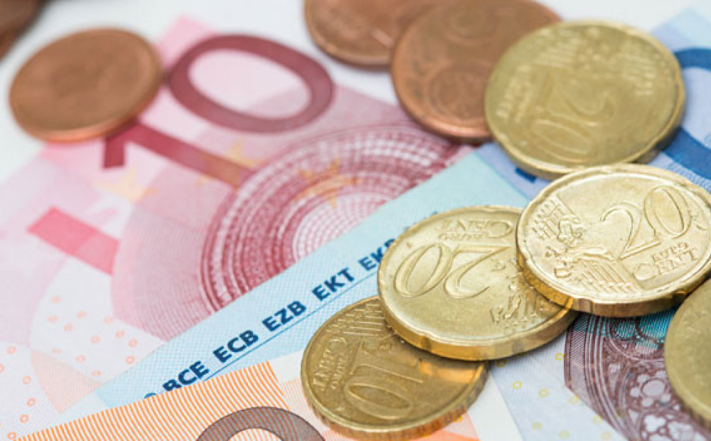 Minimālā darba alga nākamgad būs 360 eiro