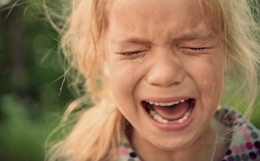 Ja bērns raud, viņš pieprasa uzmanību. Māmiņ, neuzgrūd atvasei savu stresu!