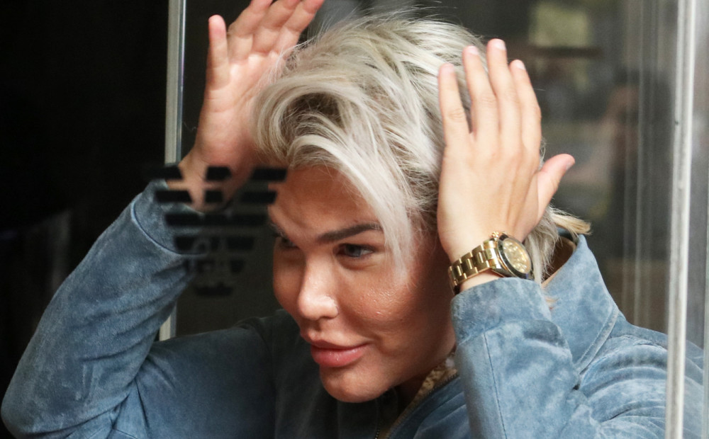 Dzīvais Kens izaudzējis garākus matus - Foto | Jauns.lv