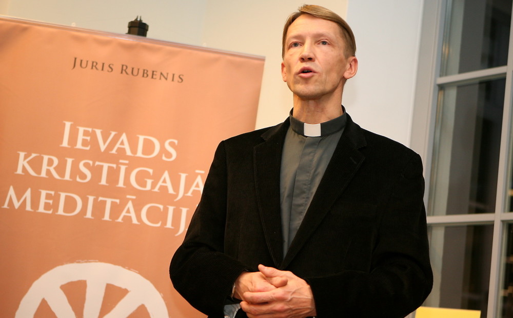 Juris Rubenis aiziet no mācītāja amata Latvijas luterāņu baznīcā, un ...