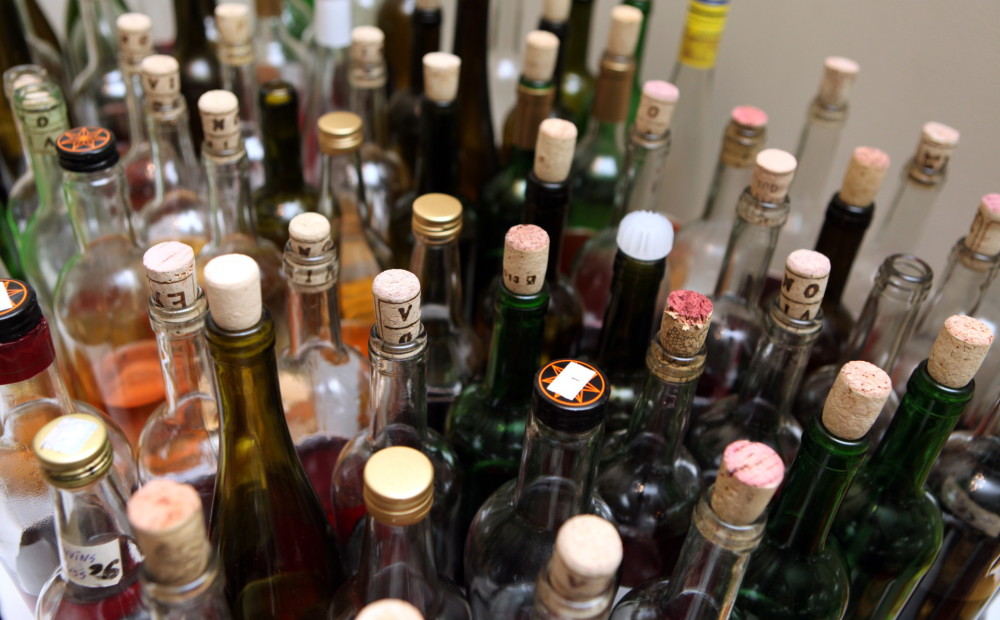 Asociācija: alkoholisko dzērienu cenas šogad Latvijā var kāpt lielākā ...