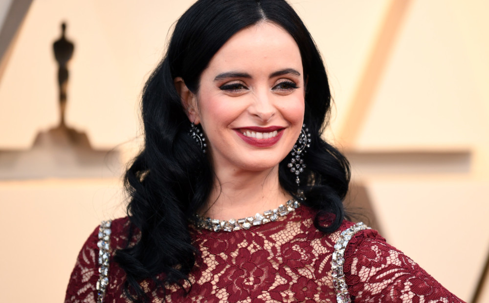 Seriālu zvaigzne Kristena Ritera par grūtniecību paziņo uz "Oskaru ...