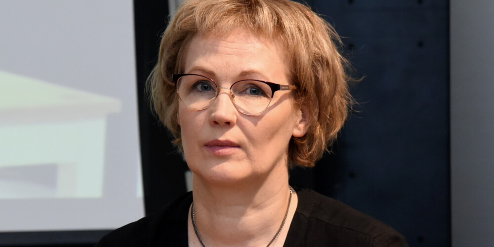 Pēkšņi no amata Valmieras teātrī aiziet Indra Roga