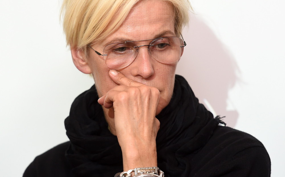 Ināra Slucka iestudējusi Regīnas Ezeras "Aku"