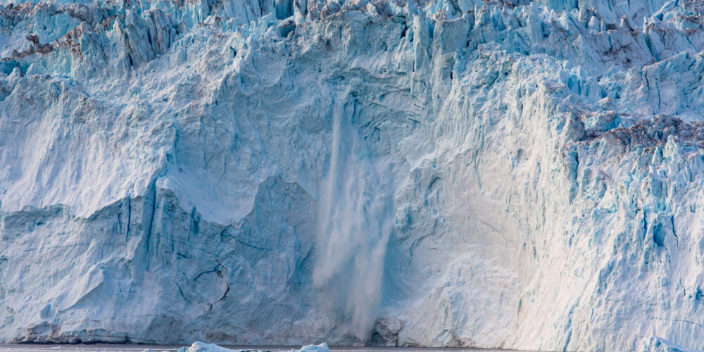 Antarktīdā no ledāja atdalījies aisberga gabals Londonas lielumā