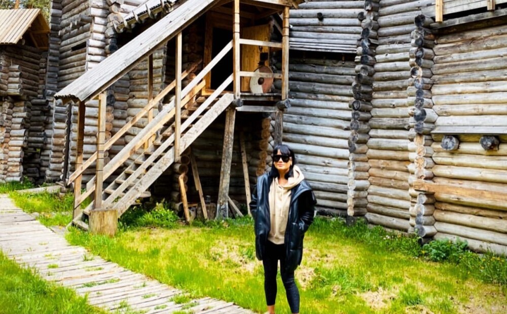 Aleksandra Kurusova no Singapūras atgriezusies Latvijā un metas dancot ...