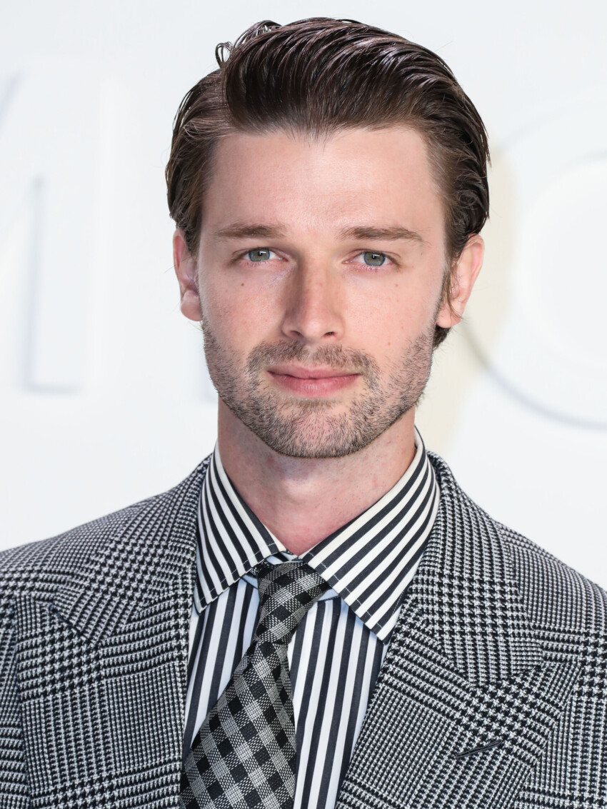 Patriks Švarcenegers tirgo savu māju, kur ASV karogs goda vietā | Jauns.lv