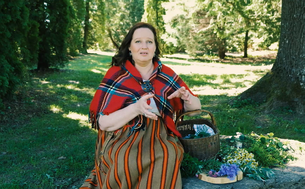 Jāņu rīta rituāli rīta rasā