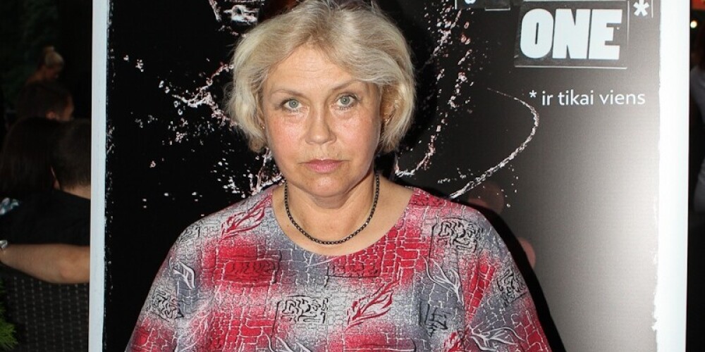 Mistika ap Intas Fogeles dzimtas kapiem turpinās