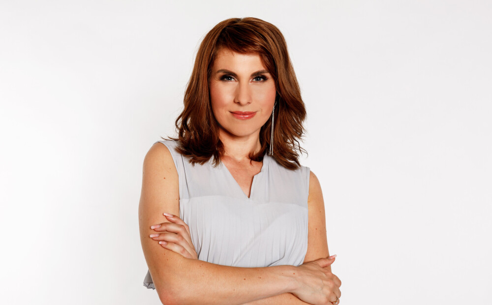 VIDEO: radio dīva Sanda Dejus pastāsta, kā ar vīru iepazinusies internetā