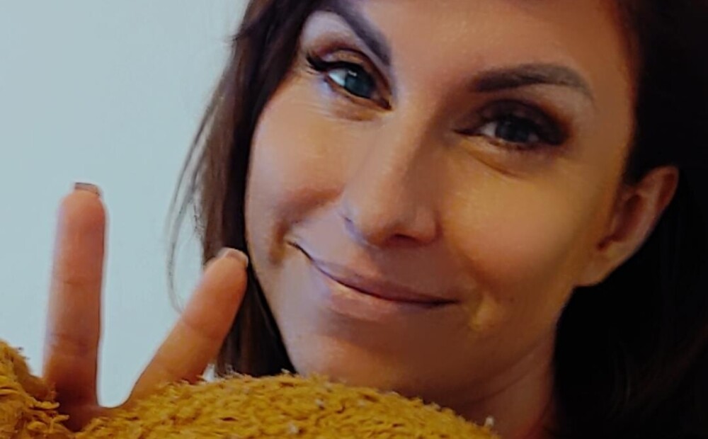 Sanda Dejus jau trīspadsmit gadu guļ ar lāci