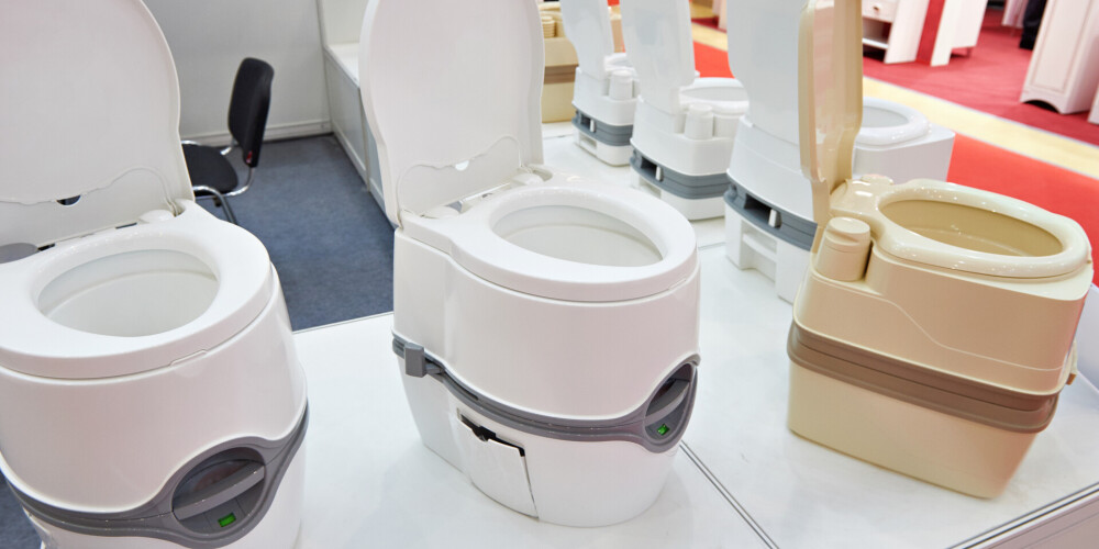 Biotualete. Vai labāka par paša būvētu sirdsmājiņu?