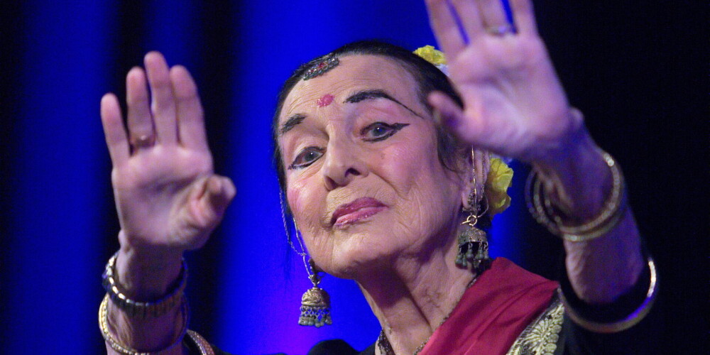 Leģendārajai dejotājai Vijai Vētrai ASV izkrāpta sakrātā bēru nauda