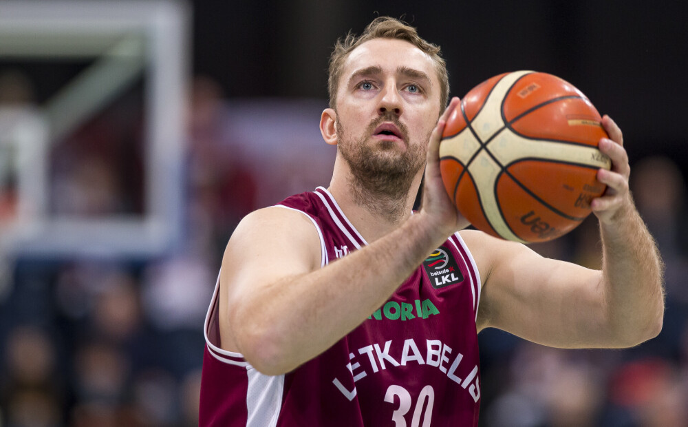 Rihards Kuksiks karjeru turpinās Igaunijā