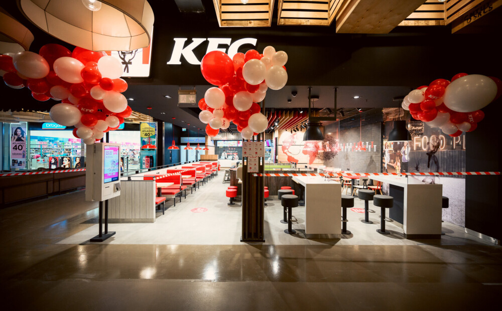 Фото: в Riga Plaza открылся новый ресторан KFC