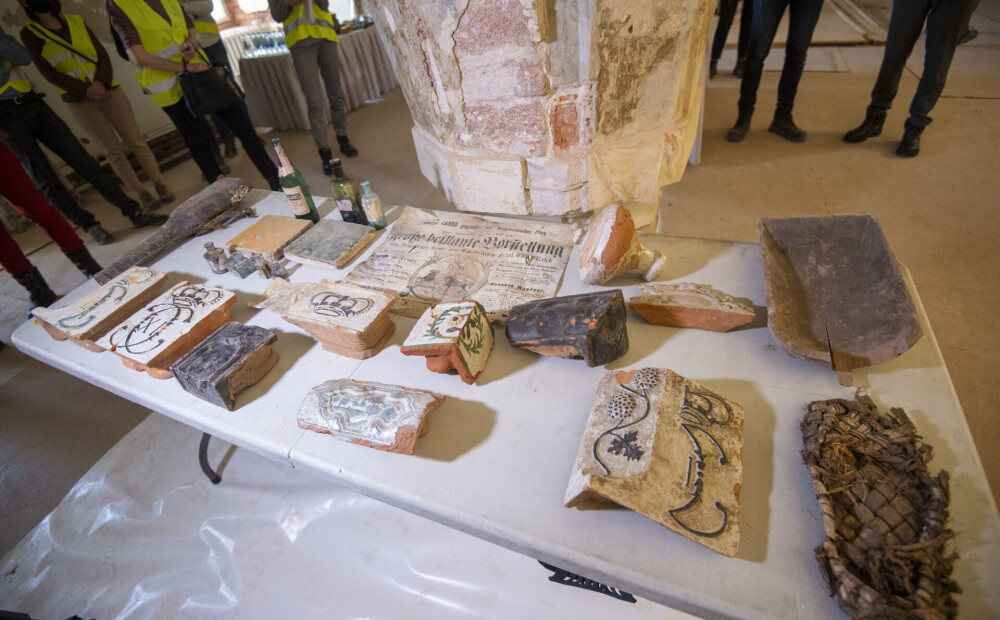 Rīgas pilī iemūrē kapsulu ar vēstījumu nākamajām paaudzēm - Foto