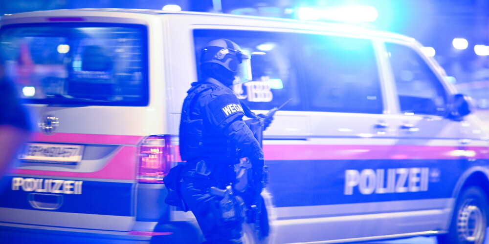 Vīrietis Austrijā nogalina un mumificē savu māti, lai turpinātu saņemt ...