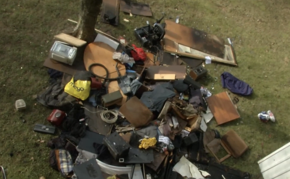 "Viss deg, viss smird - ugunsdzēsējus nelaiž iekšā," dzīvokļa saimnieci ...