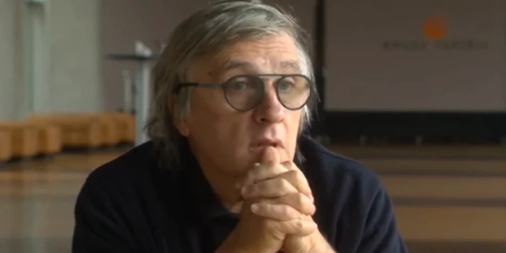 Maskavas teātri atceļ valsti pametušā režisora Krimova izrādes