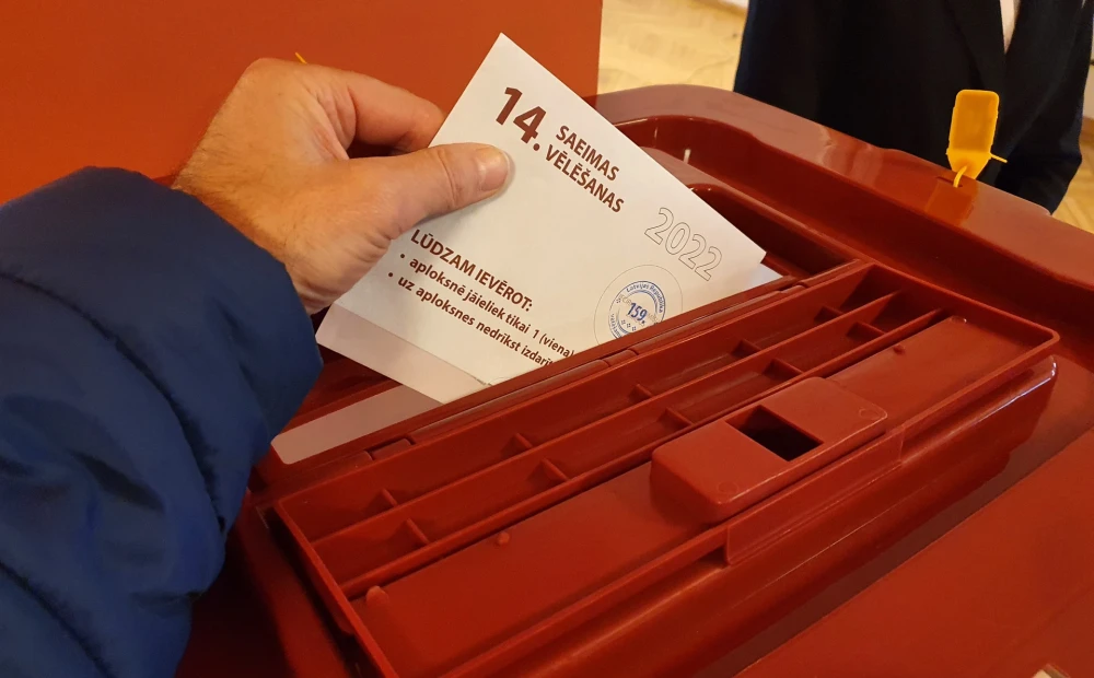 CVK apstiprina 14.Saeimas vēlēšanu rezultātus CVK apstiprina 14.Saeimas vēlēšanu rezultātus