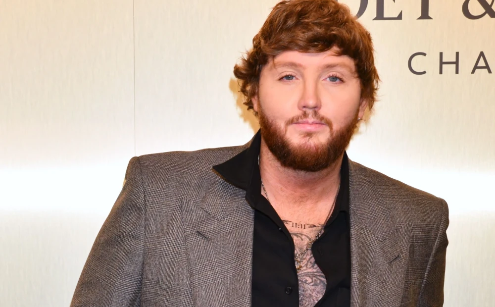 Pārsteigums! Džeimss Arturs kļuvis par tēti meitiņai un parāda pirmo foto