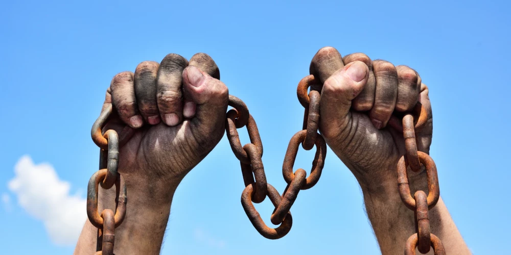 Cik maksā vergs tepat kaimiņos?