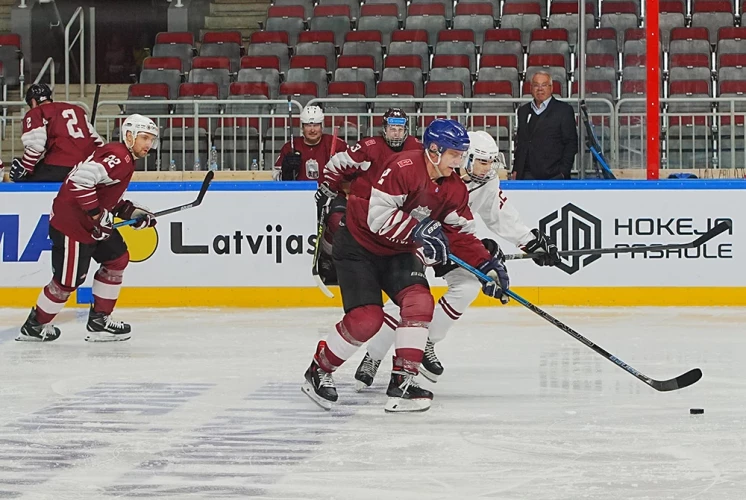 Dārziņš ar 4 gūtiem vārtiem sekmē bijušo Latvijas izlases spēlētāju ...