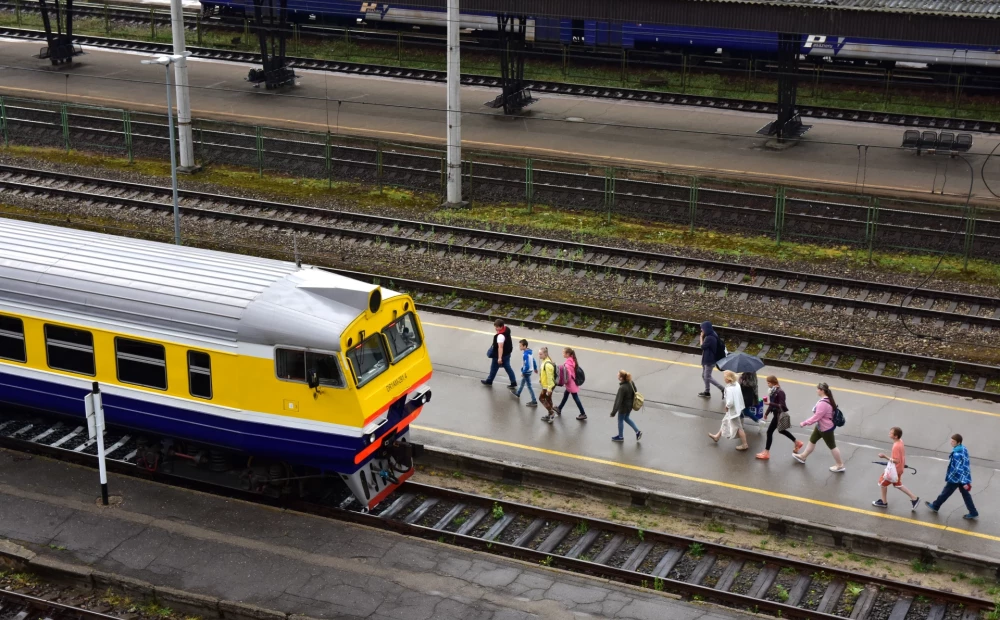 "Pasažieru vilciens" norīkos papildu vilcienus uz Dziesmu un deju ...