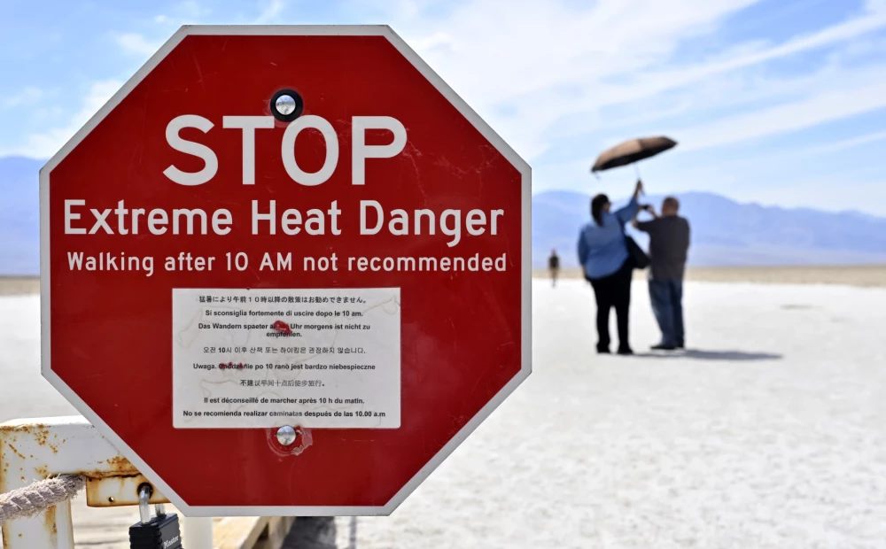 VIDEO: Nāves ieleja kļūst par elli zemes virsū. Neciešamais karstums ...