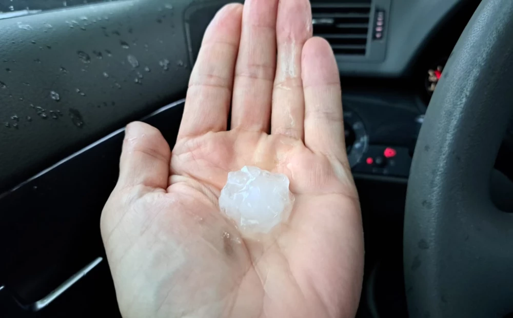 VIDEO: Jelgavas pusē negaiss atnesis vairākus centimetrus lielus krusas ...