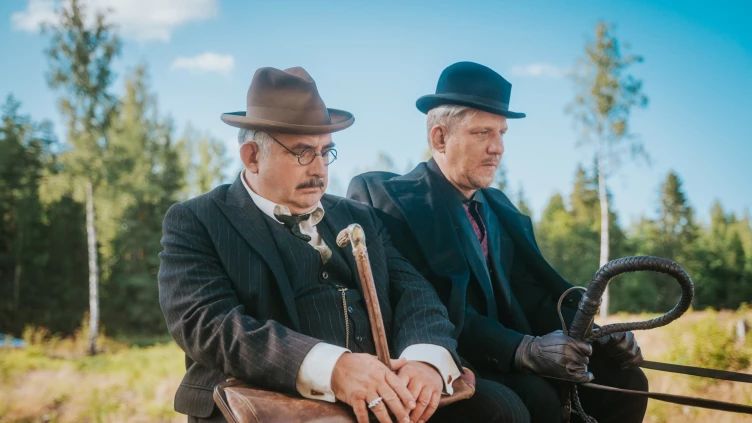 Pabeigta pašmāju daudzsēriju filmas "Pansija pilī" uzņemšana ...