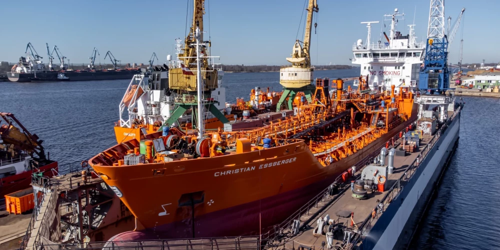 Rīgas ostā attīsta kuģu remonta pakalpojumus lielajiem kravas kuģiem