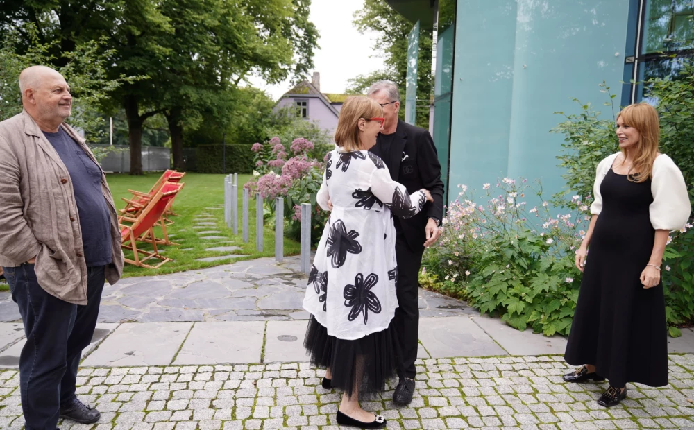 Kultūrtelpā "Ola Foundation" skatāma jauna izstāde "Līdzās ideālam" - Foto