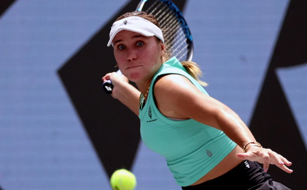 Ostapenko pieveikusī Kenina iekļūst Gvadalaharas pusfinālā