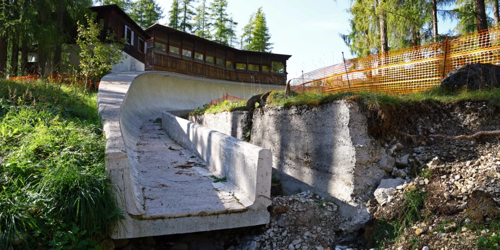 FOTO: graustu neatjaunos. Milānas un Kortīnas olimpisko spēļu ledus ...