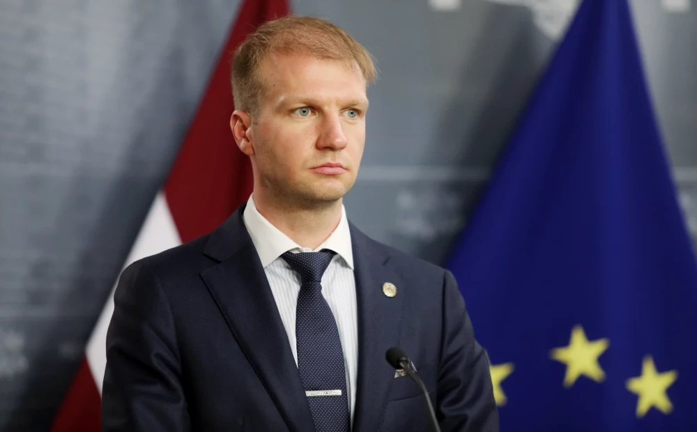 Melnis pārliecināts par gatavību atslēgties no Krievijas kontrolētā ...