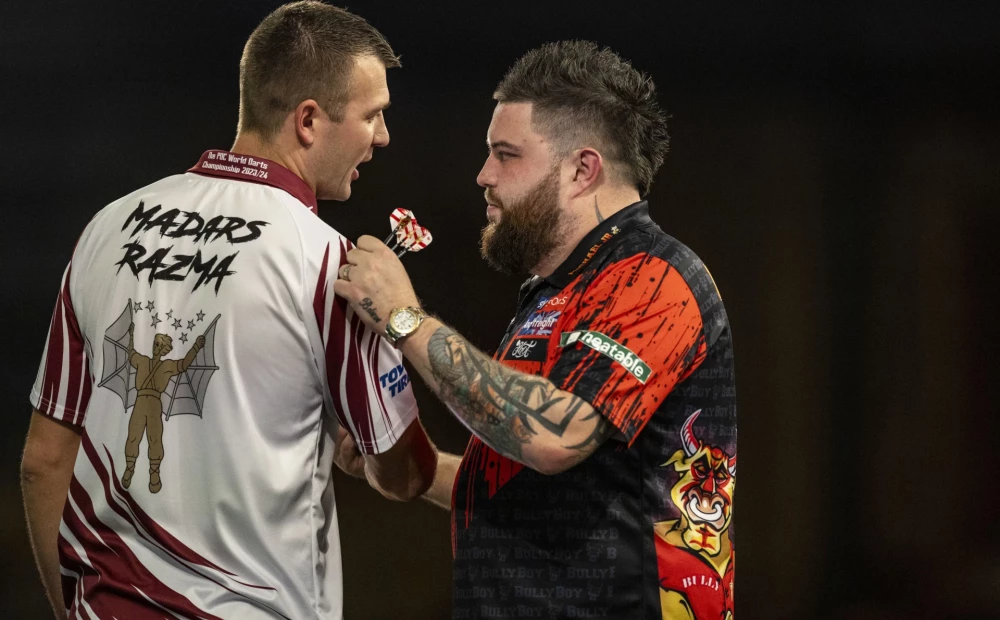 Dart thrower Razma can defeat ranking leader Smit in a single set at ...