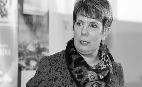 Mirusi rakstniece Inguna Bauere, par kuras dzīvību aizlūdza daudzi