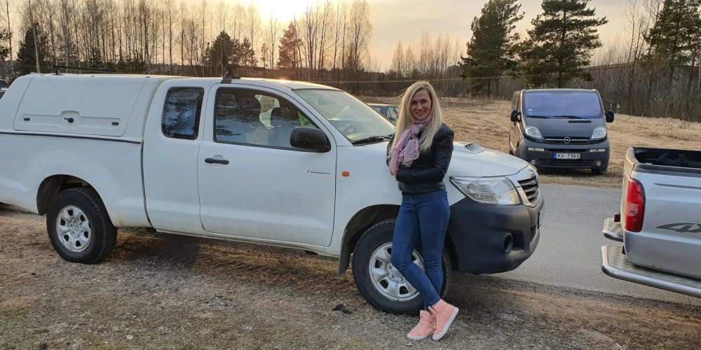 Latviete Everita astoņas reizes devās tviterkonvojā. Brauca, pat ...