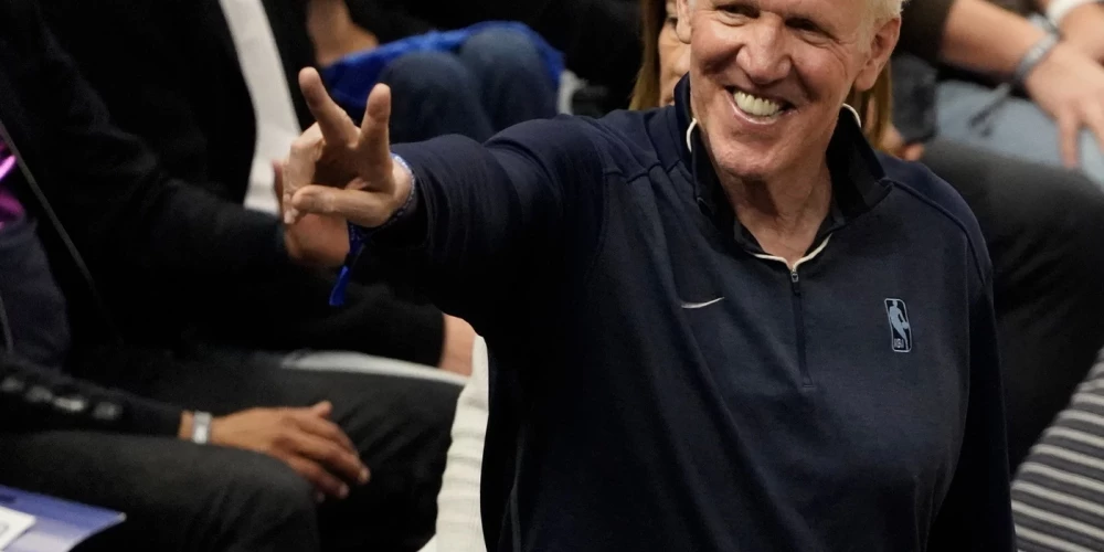 Mūžībā devies NBA leģenda Bils Voltons: viņš lika cilvēkiem smaidīt